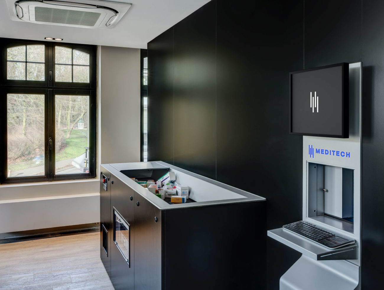 Optimal use of space with Pharmacy Robots | Meditech Pharma