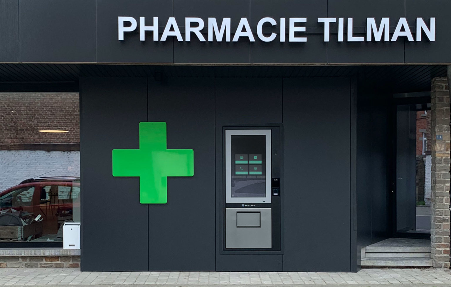 Meditech Pharma | Pharmacy Robots - Development & Manufacturing